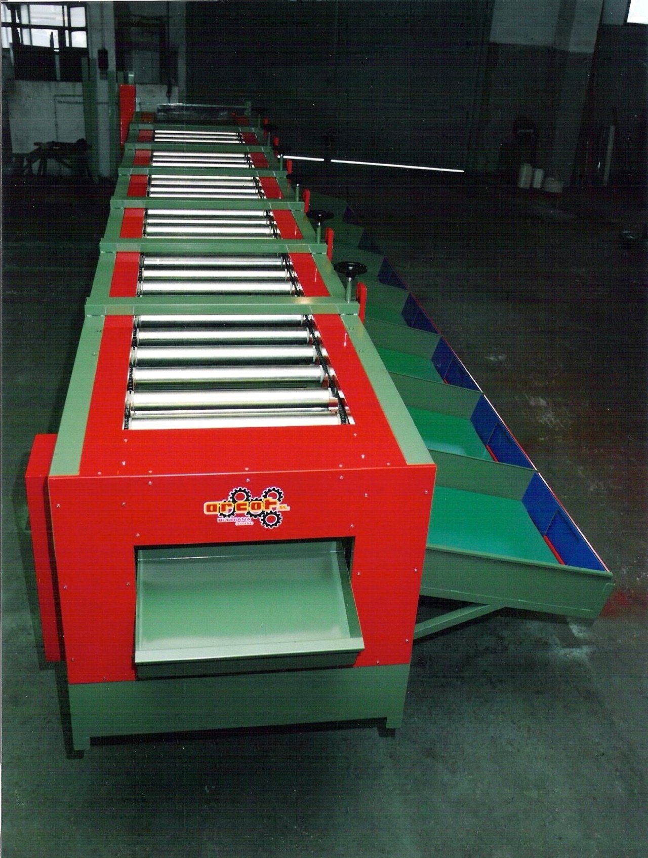 Tilting Roller Sizer. Trays - Talleres Arcot